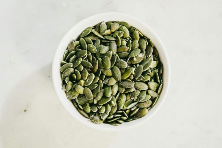 Best Substitutes for Walnuts: Nut and Non-Nut Alternatives - Hip Hip ...