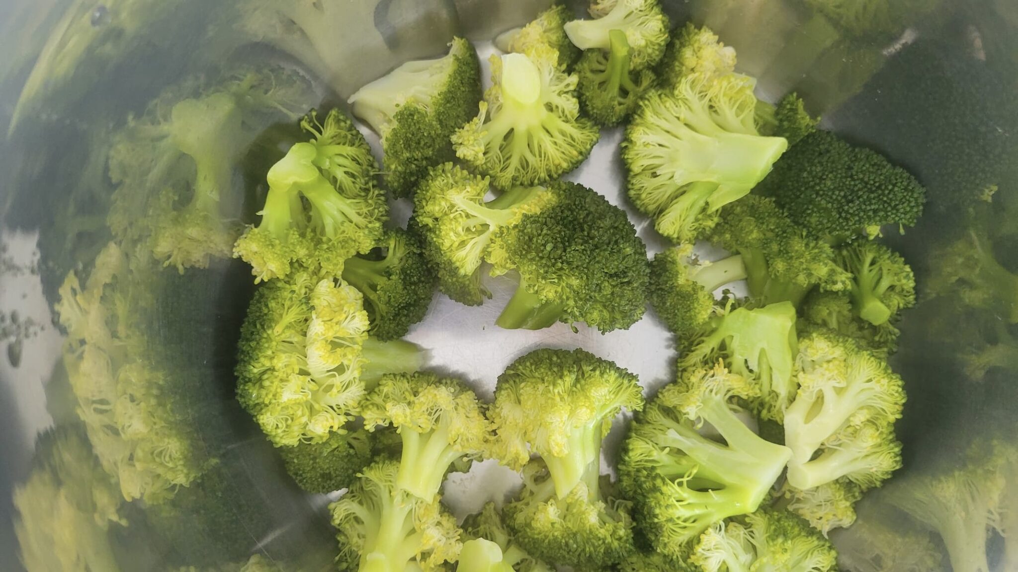 Garlic Butter Instant Pot Broccoli (No Steamer Basket!) - Hip Hip Gourmet