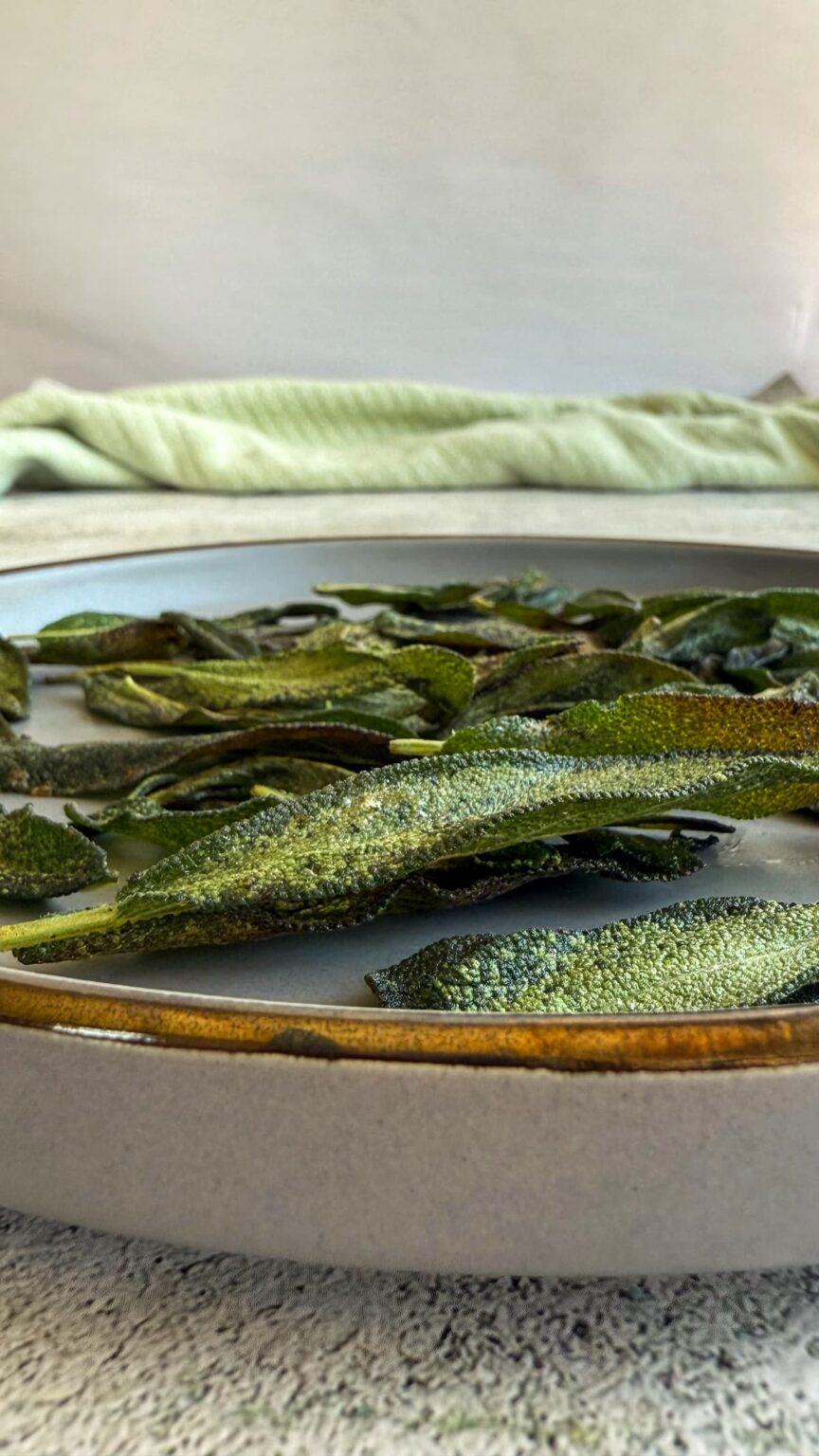 Fried Sage Leaves in 2 Minutes (The Ultimate Fall Garnish!) - Hip Hip ...