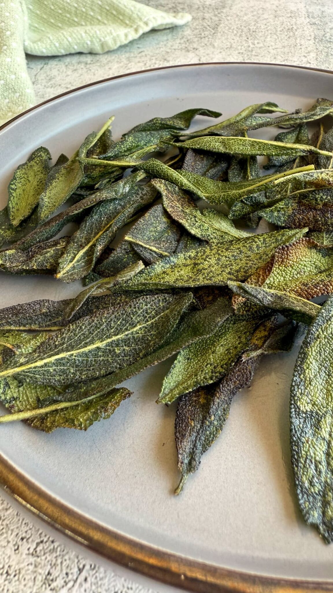 Fried Sage Leaves in 2 Minutes (The Ultimate Fall Garnish!) - Hip Hip ...